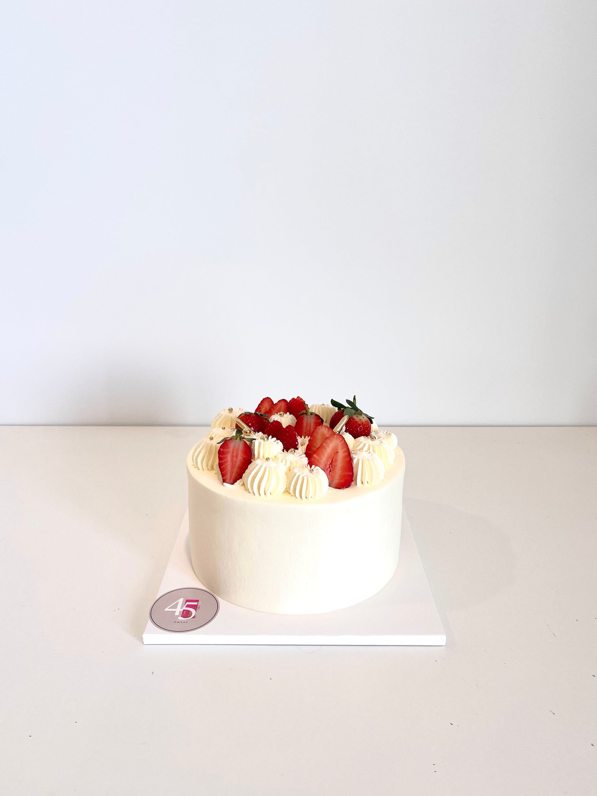 Real Strawberry Cake – Sweet Fortyfive